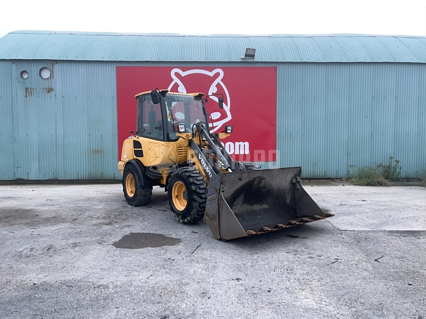 Volvo L25F Used Wheel Loader for Sale in Auction | Equippo